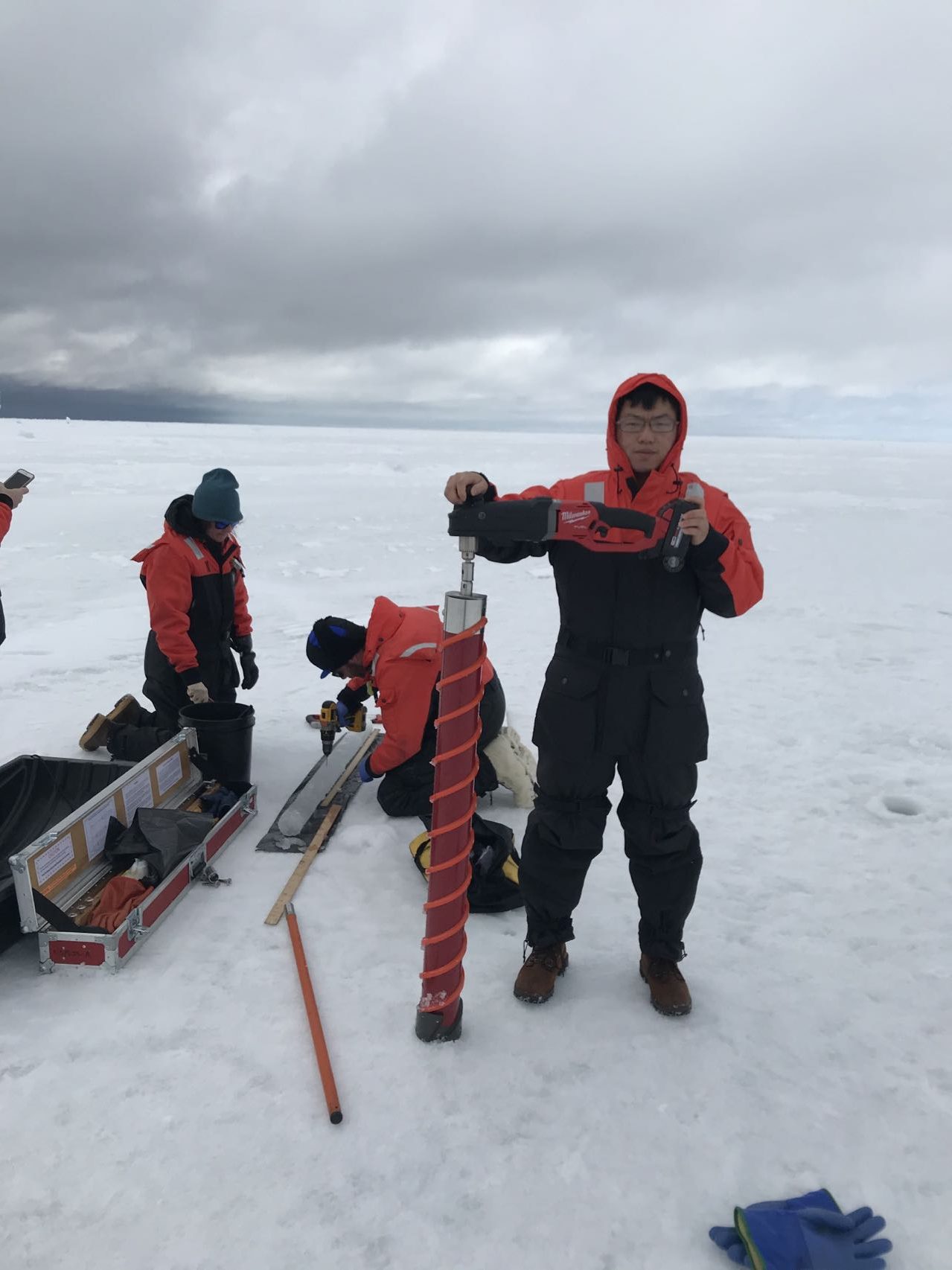 Dr. Yipeng He becomes the department's newest PhD! | Marine Sciences